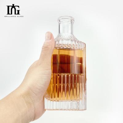 中国 ウィスキー ジン・ラムのための透明な空のスピリットボトル 750ml円筒状のガラスボトル 販売のため