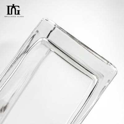Cina Collare di vetro Materiale Quadrato Spalla piatta Chiara 500ml 700ml Bottiglia di whisky con sughero in vendita