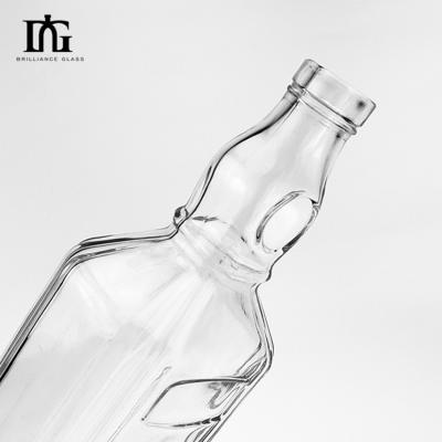 Cina Bottiglia di whisky superiore da 700 ml fatta di vetro extra-frittato con stampa deccale incisa in vendita