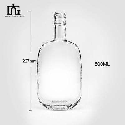 Cina Bottiglia di vetro di design unico 500 ml per whisky vodka rum gin accettabile Logo del cliente in vendita