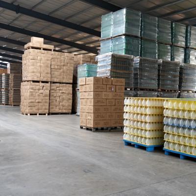 Cina Bottiglia di liquore in vetro trasparente da 500 ml con scorpione all' interno in vendita