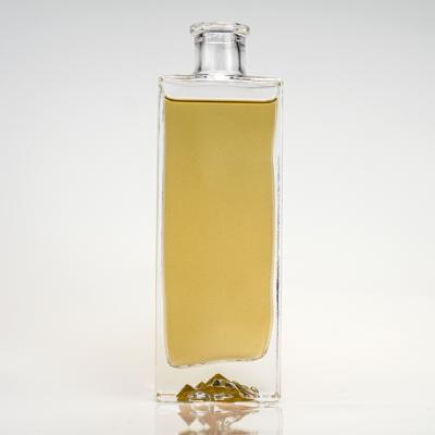 Cina Capacità 500 ml Bottiglia di liquore in vetro trasparente piatto vuoto per whisky rum alcolici vodka gin in vendita