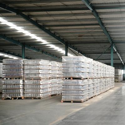 Cina Bottiglie di vetro rotonde di 500 ml per bevande di tipo a vite di sughero in vendita