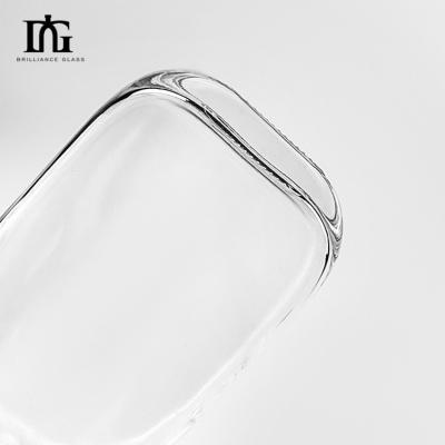 Cina Bottiglia di vetro di vodka trasparente da 500 ml con sughero sigillato e superficie di incisione in vendita