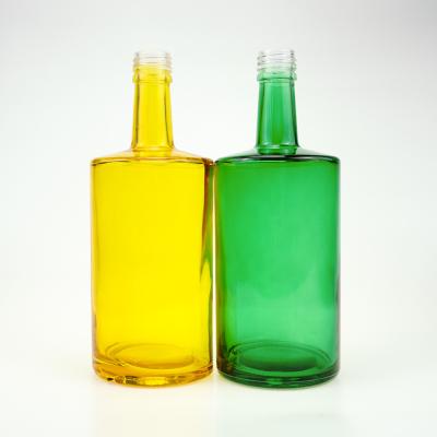Cina Bottiglia di vetro a spalla piatta Super Flint per liquori e bevande personalizzata 500ml 750ml in vendita