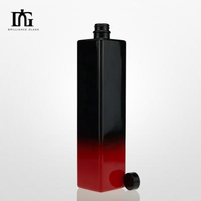 Cina Bottiglie di liquore di vetro per vodka whisky rum gin in 500ml 700ml 750ml in vendita