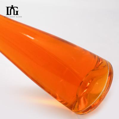 Cina Bottiglie regalo di liquori in vetro trasparente e vuoto da 500 ml con tappo a chiusura e tappo a vite in vendita