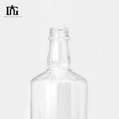Cina Bottiglia di vetro trasparente su misura per gin/brandy 500 ml Acceptabile OEM/ODM in vendita