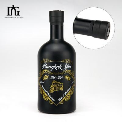 Cina Bottiglia in vetro di vodka bordeaux personalizzata da 500 ml con manipolazione della superficie di verniciatura in vendita