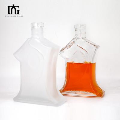 China Liquor en dranken Europese stijl 700 ml 750 ml glazen fles voor whisky rum gin Te koop