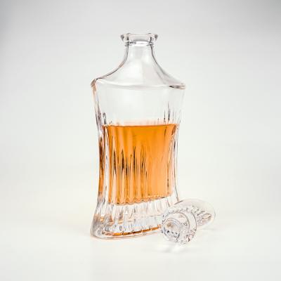 China Screen Printing Hot Stamping 750ml Clear Glass Decanter for Liquors and Beverages for sale