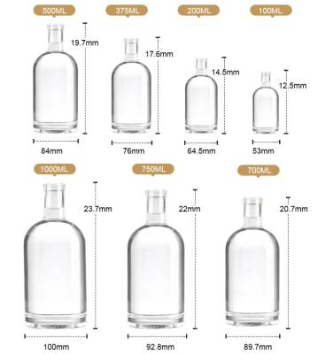 China Colar de vidro 500ml 700ml 750ml garrafa de licor Nordic vazio transparente para vodka Oslo à venda