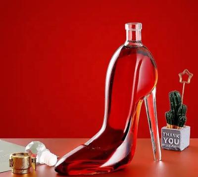 China Unieke vorm 500 ml 750 ml High Heel Shoe Liquor Whiskey Rode Wijn Vodka Glasfles Te koop