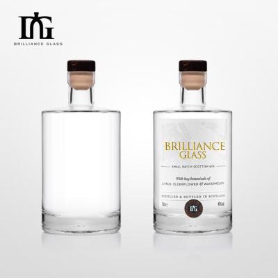 Cina Bottiglia di vetro di lusso personalizzata per liquori Vodka Whisky Rum e Gin in vendita