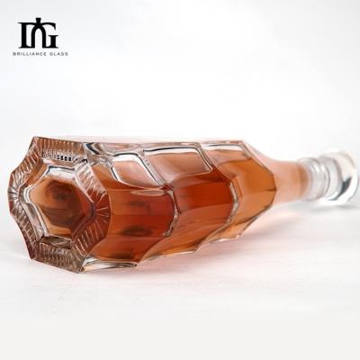 中国 酒や飲料のためのカスタマイズされたガラスボトル 500ml 700ml 750ml製造 販売のため