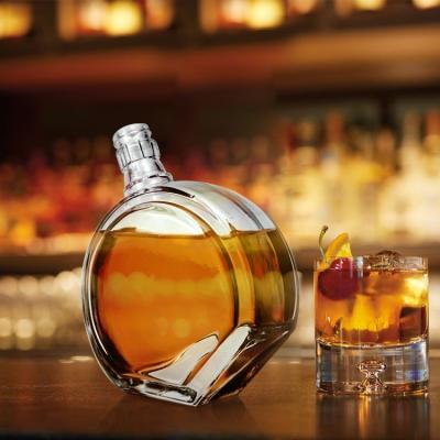 Cina 375 ml 500 ml 700 ml 750 ml 1000 ml Bottiglia di vetro con sughero Ideale per champagne e whisky in vendita