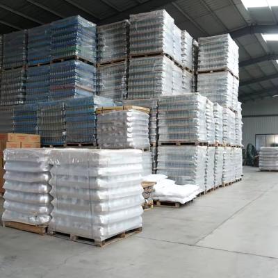Cina 375 ml 500 ml 700 ml 750 ml 1000 ml Bottiglia di vetro con sughero Ideale per champagne e whisky in vendita