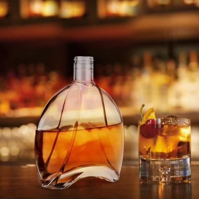Cina Bottiglia di vetro con coperchio di sughero sigillato per la vodka Tequila Gin per il caffè Materiale di base del vino in vendita