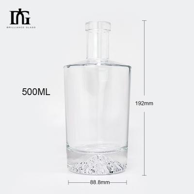 中国 スーパーフリントガラスボトル容量 600ml/700ml/750ml 酒類と飲料に最適 販売のため