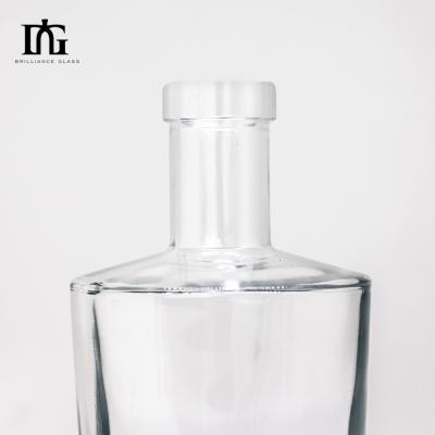中国 スーパーフリントガラスボトル容量 600ml/700ml/750ml 酒類と飲料に最適 販売のため