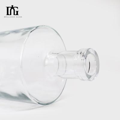 中国 スーパーフリントガラスボトル容量 600ml/700ml/750ml 酒類と飲料に最適 販売のため
