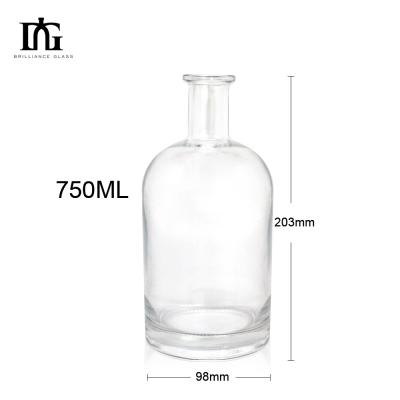 Cina 500 ml 700 ml 750 ml 1000 ml Bottiglia in vetro a fondo spessa di vodka per liquori e bevande a base di tequila in vendita