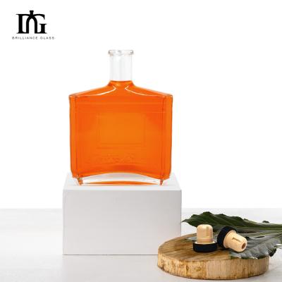 Cina Bottiglia di Gin Whisky Spirit Vodka Brandy con chiusura a sughero e capacità 750 ml in vendita