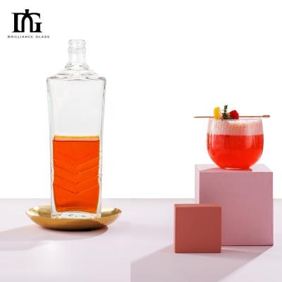 Cina Bottiglia di vino in vetro trasparente a misura di 700 ml per liquori di capacità industriale di 700 ml in vendita