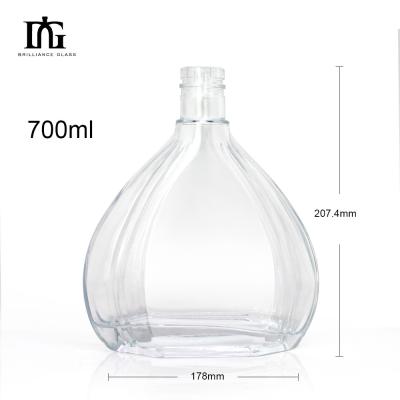 中国 透明な丸 700ml 750ml グラス ウォッカ ウィスキー ラム ボトル 螺旋蓋とサンプル 販売のため