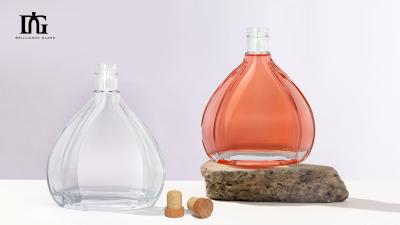 Cina Bottiglia rotonda trasparente da 700 ml a 750 ml di vetro di vodka whisky rum con tappo a vite e campione in vendita