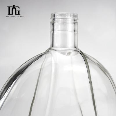 China Transparent 700ml Wine Whisky Glass Bottle with Glass Base Material for sale