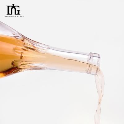 Cina Bottiglia di whisky in vetro di 500 ml/700 ml/750 ml con sughero e design unico in vendita