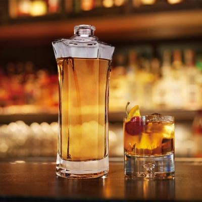 China 500ml/700ml/750ml Capacity Glass Wine Bottle Flat Shape for Whiskey for sale