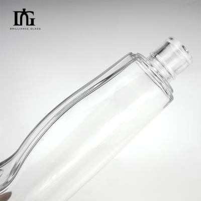 Cina Materiale del colletto di vetro Bottiglie di vetro da 1500 ml per la vodka personalizzata in liquori e bevande in vendita