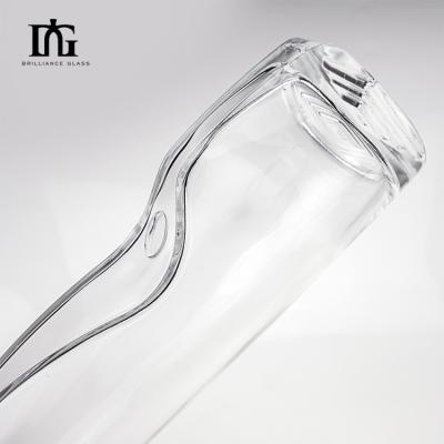 Cina Materiale del colletto di vetro Bottiglie di vetro da 1500 ml per la vodka personalizzata in liquori e bevande in vendita