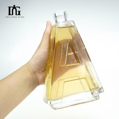 Cina Manipolazione di superficie di incisione 50 cl Chiara Scotch vuoto Vodka Bottiglia di vetro con sughero in vendita