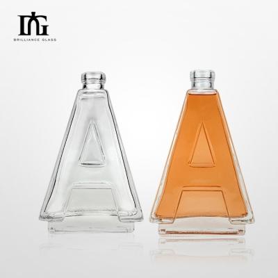 Cina Manipolazione di superficie di incisione 50 cl Chiara Scotch vuoto Vodka Bottiglia di vetro con sughero in vendita