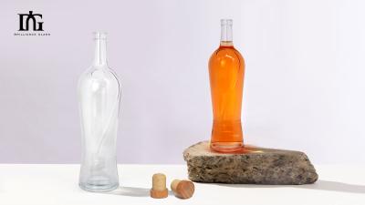 Cina 750 ml Bottiglia di vino di vetro per alcolici Collare di whisky Materiale vetro tipo tappo vite di sughero entrambi in vendita