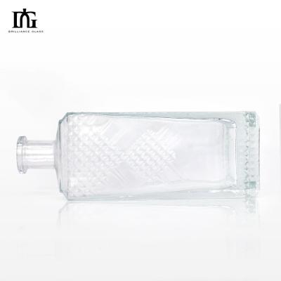 Cina Bottiglie di vetro rotonde per gin rum tequila liquori 750 ml 1 litro liquore di vodka vuoto chiaro in vendita