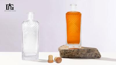 Cina Bottiglie di vetro rotonde per gin rum tequila liquori 750 ml 1 litro liquore di vodka vuoto chiaro in vendita