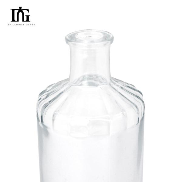 Quality Provided Freely 500ml Clear Glass Beverage Bottles with Cork Stopper and Thick for sale