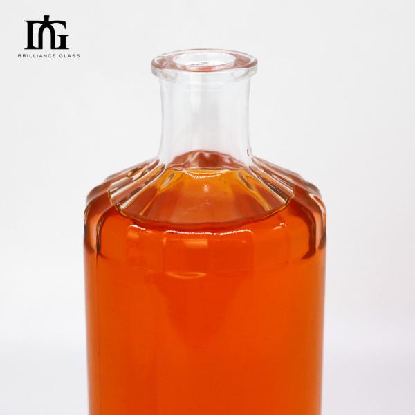 Quality Provided Freely 500ml Clear Glass Beverage Bottles with Cork Stopper and Thick for sale