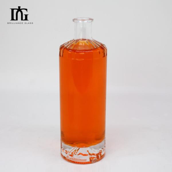 Quality Provided Freely 500ml Clear Glass Beverage Bottles with Cork Stopper and Thick for sale