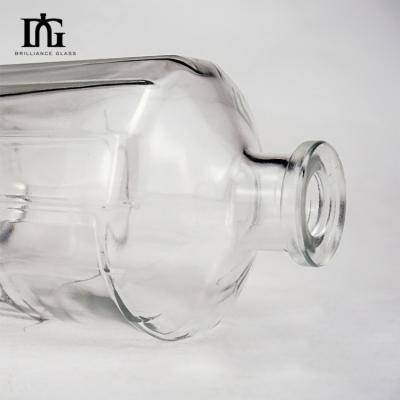 Cina Bottiglia di vetro da 50 cl per vodka, gin e whisky OEM/ODM accettata in vendita