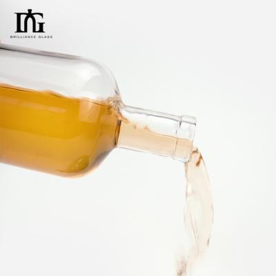 China Material do colarinho Vidro 500 ml/700 ml Botões de álcool vazios redondos com rolhas de cortiça à venda