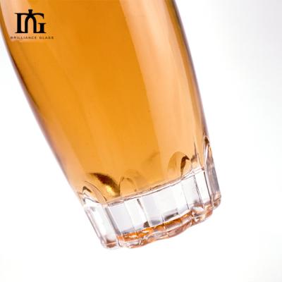 China 700ml garrafa de vidro redonda para bebidas alcoólicas Vodka Gin Custom Design exclusivo OEM/ODM aceito à venda