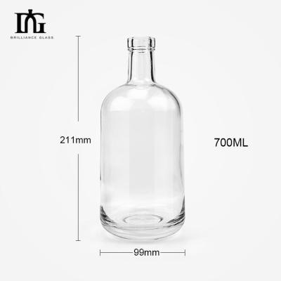 Cina Bottiglia di vetro da 500 ml per succo, brandy, vodka e liquori con disegno inciso in vendita
