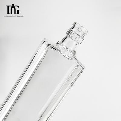 Cina Bottiglia di vetro di 500 ml quadrata di brandy e whisky con OEM/ODM accettabile in vendita