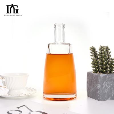Cina Bottiglia in vetro con Brandy Gin Rum Tequila Vodka 750 ml Capacità con tappo a sughero in vendita