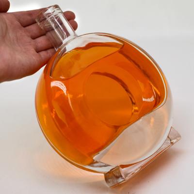 Cina Bottiglia di vetro ghiacciato da 700 ml per brandy whisky liquori bottiglie di bevande uniche personalizzate in vendita